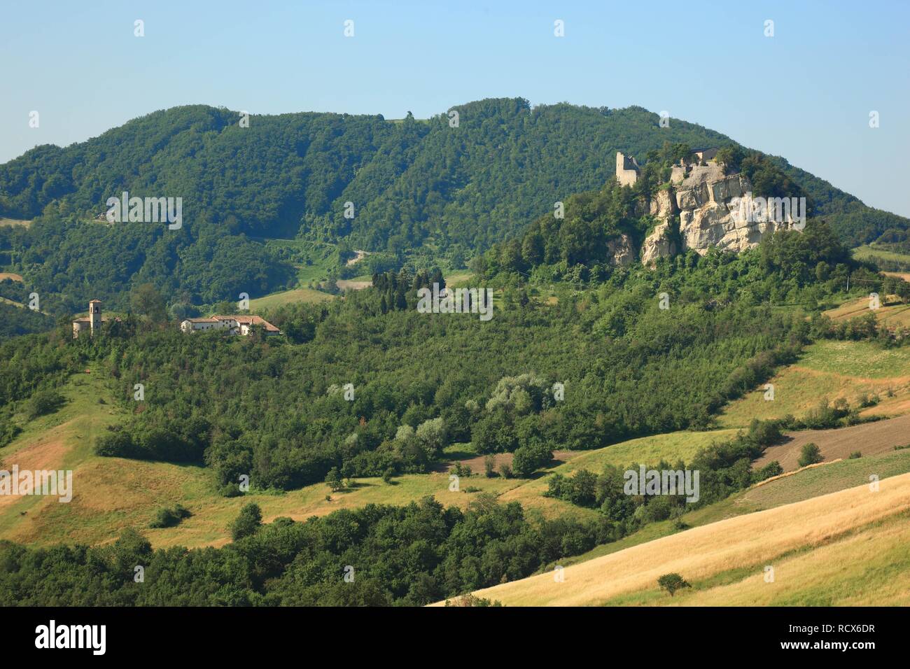 Canossa castle -Fotos und -Bildmaterial in hoher Auflösung – Alamy