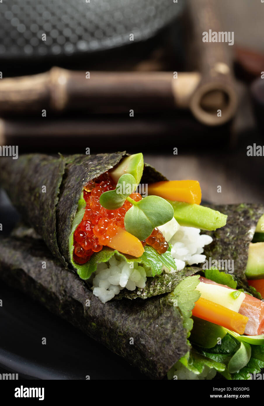Temaki sushi -Fotos und -Bildmaterial in hoher Auflösung – Alamy