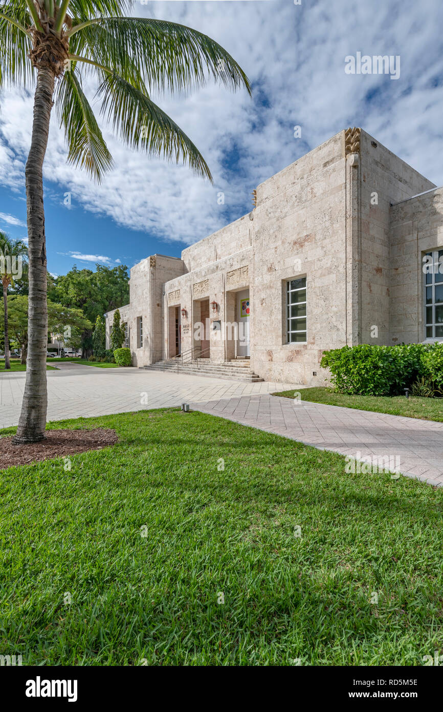 Das bassmuseum miami -Fotos und -Bildmaterial in hoher Auflösung – Alamy