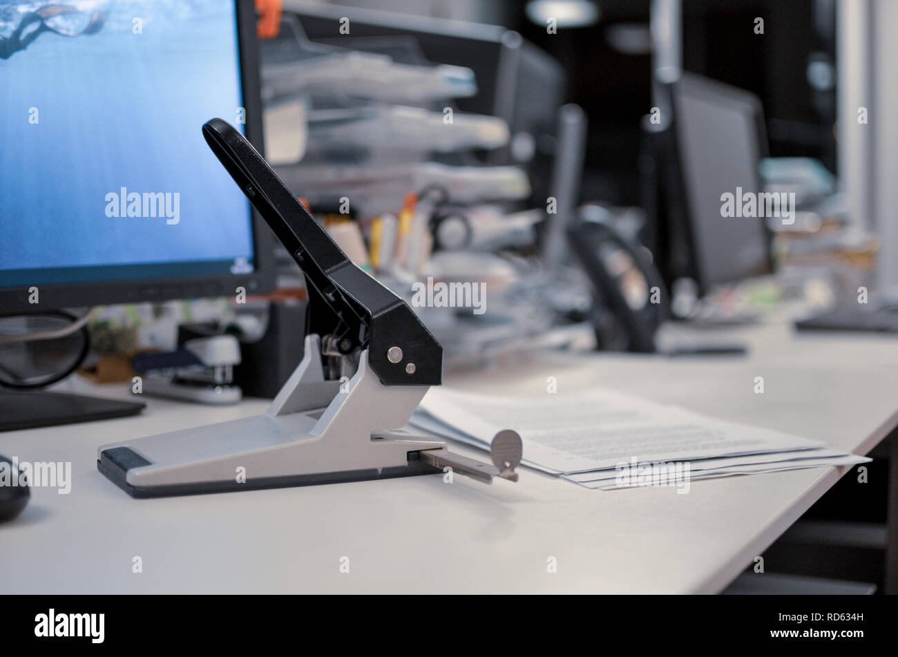 Papier locher -Fotos und -Bildmaterial in hoher Auflösung – Alamy