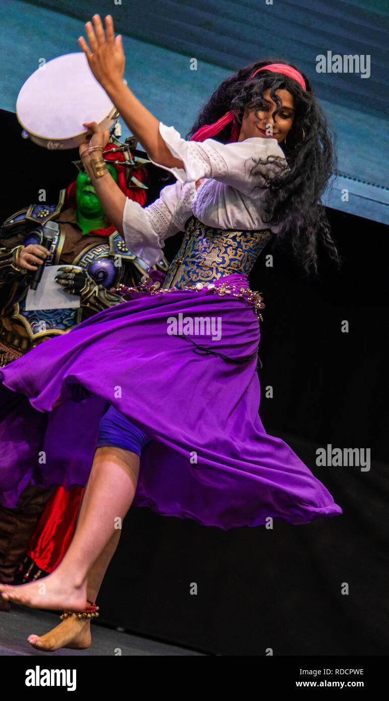 STUTTGART, DEUTSCHLAND - Jun 30 2018: Cosplay Contest - Esmeralda aus ...