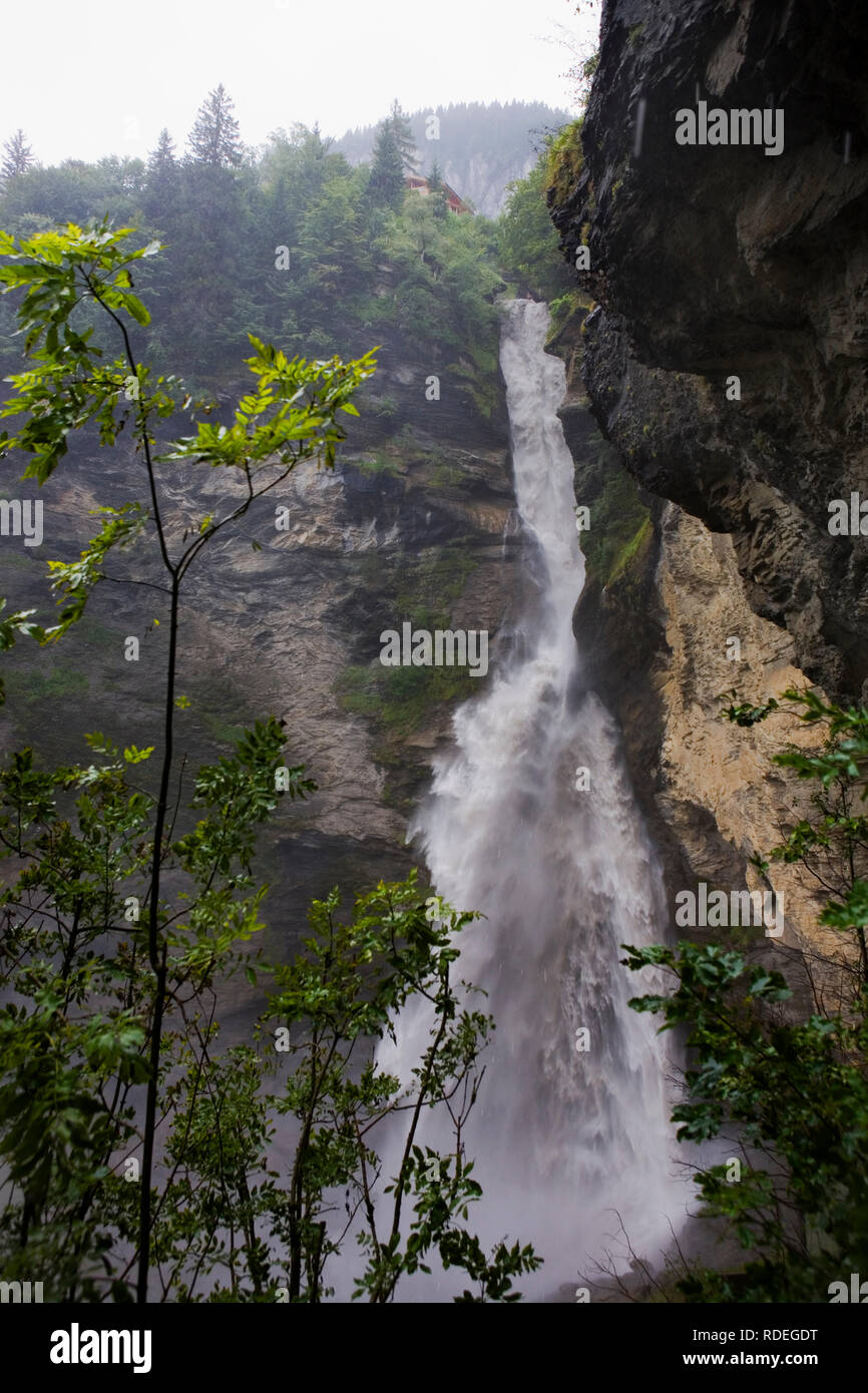 Grand reichenbach fallen -Fotos und -Bildmaterial in hoher Auflösung ...