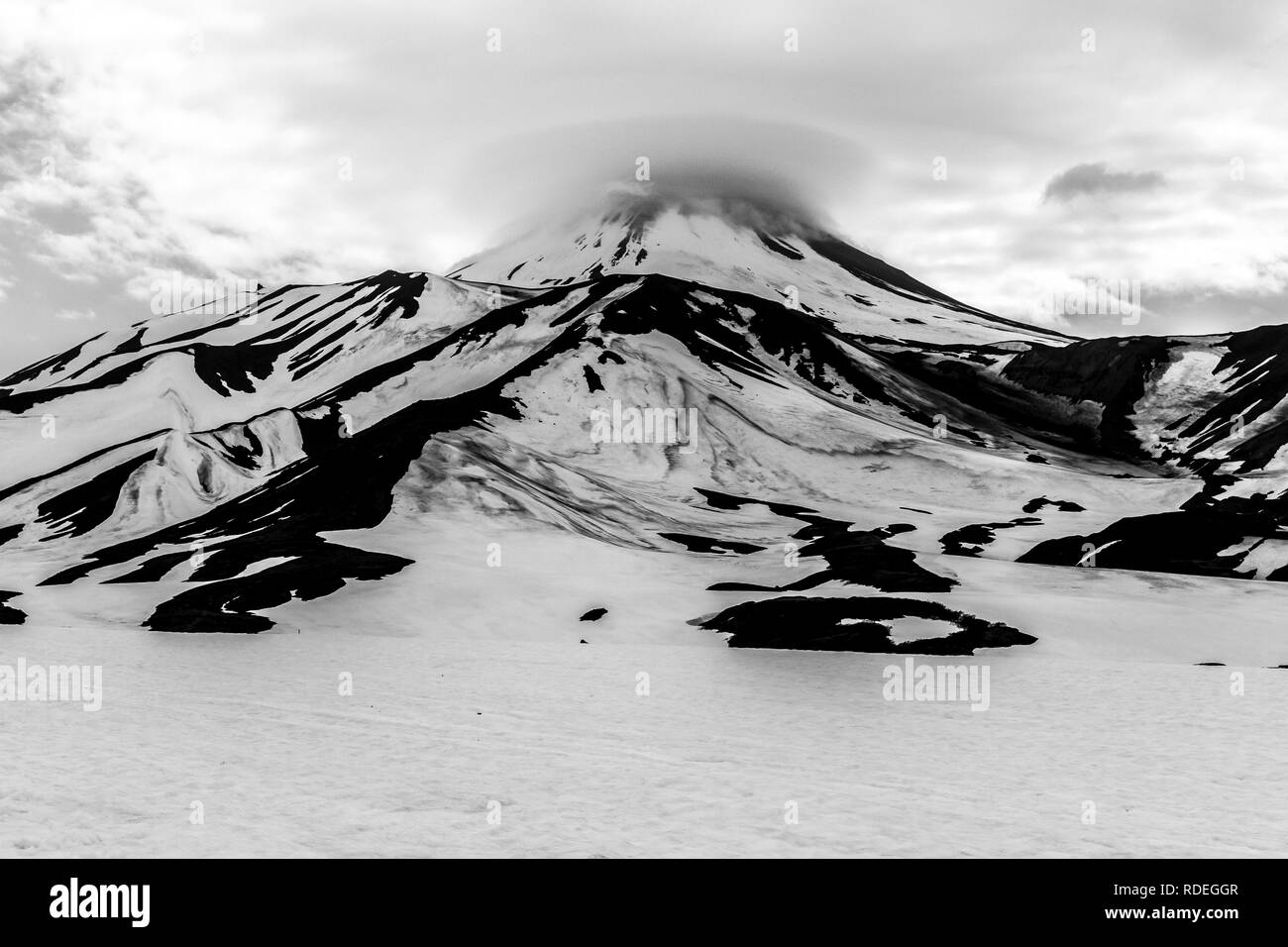 Avacha volcano -Fotos und -Bildmaterial in hoher Auflösung – Alamy