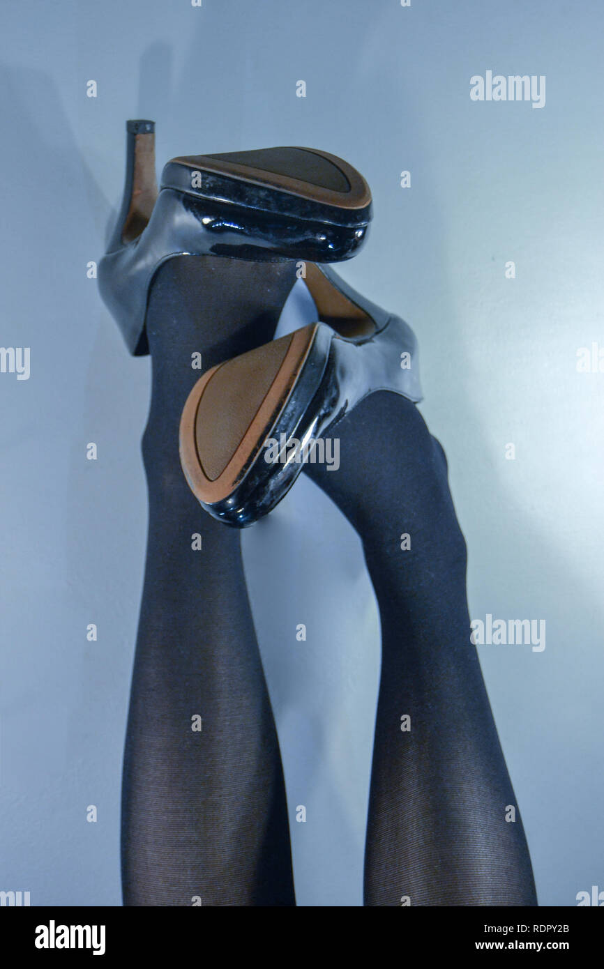 High Heel Leg Stockfotos und -bilder Kaufen - Alamy