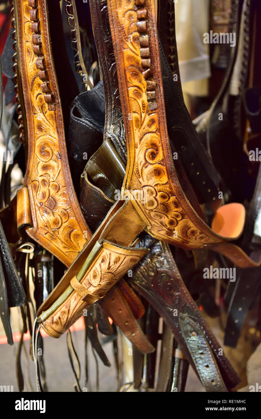 Leather western style gun belt -Fotos und -Bildmaterial in hoher ...
