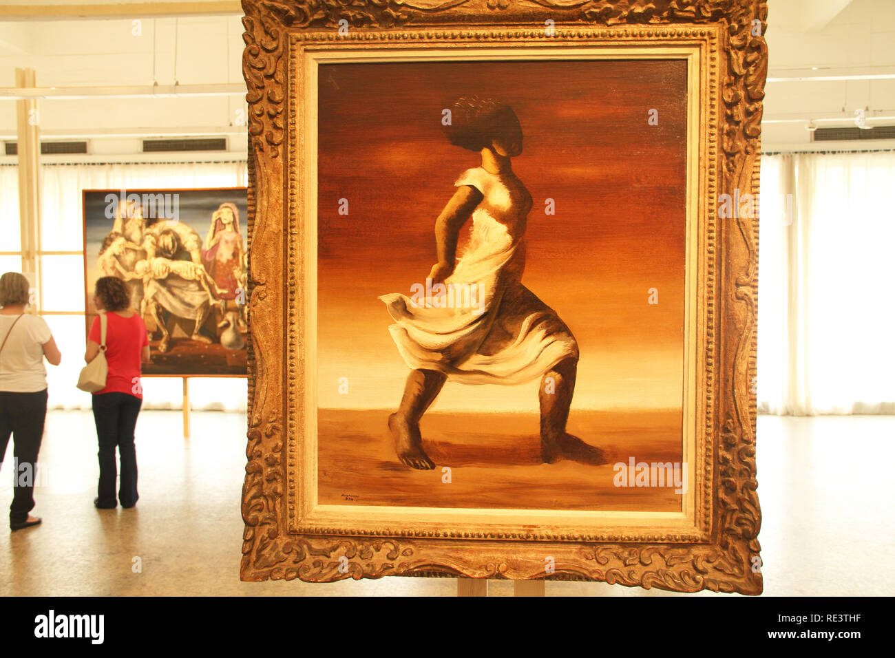 Mulata de vestido branco -Fotos und -Bildmaterial in hoher Auflösung – Alamy