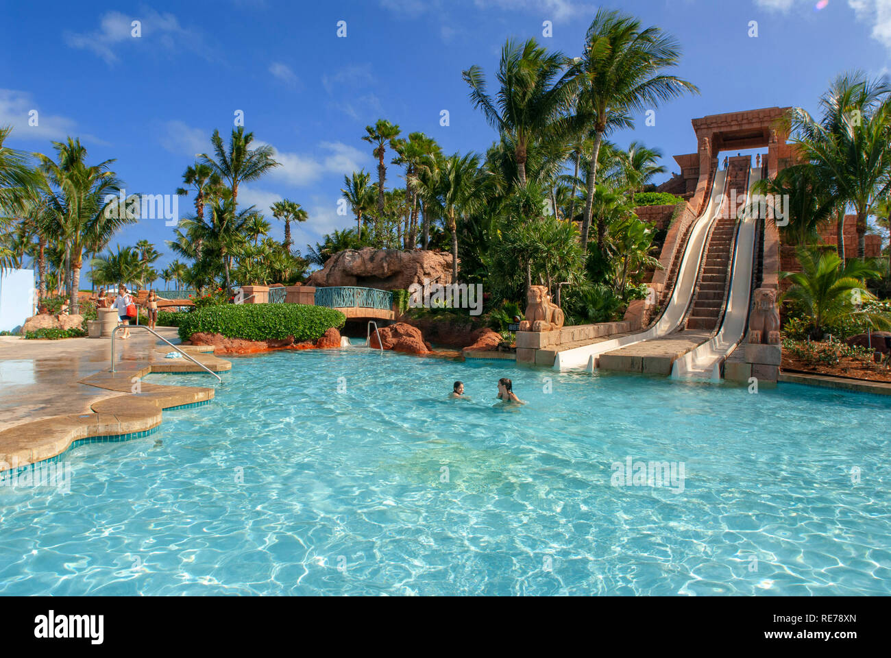 Swimming pool atlantis paradise island -Fotos und -Bildmaterial in ...