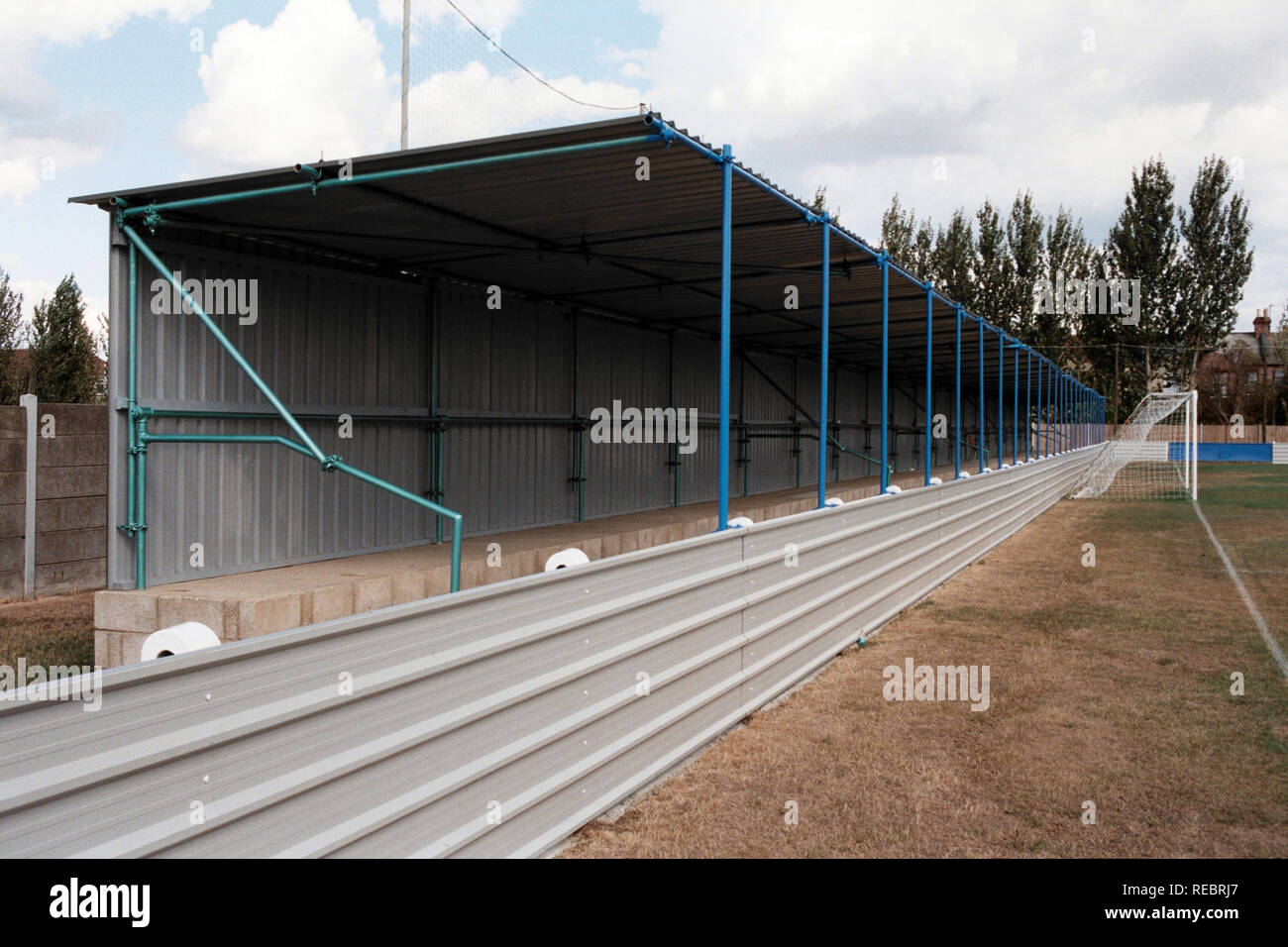 Überdachte Terrassen an Leyton Wimpel FC Football Ground, Wadham Lodge ...