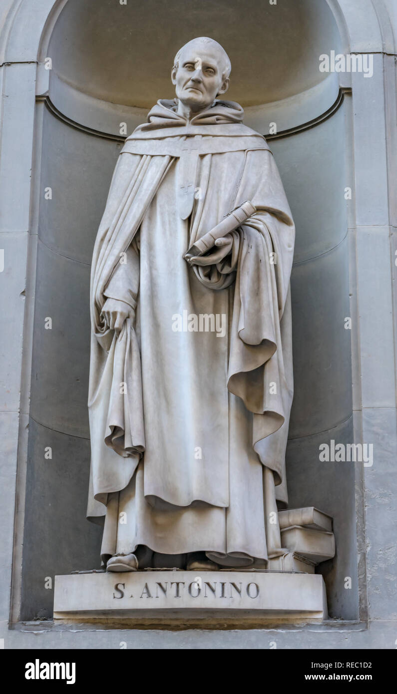 Heilige anthonhy statue -Fotos und -Bildmaterial in hoher Auflösung – Alamy