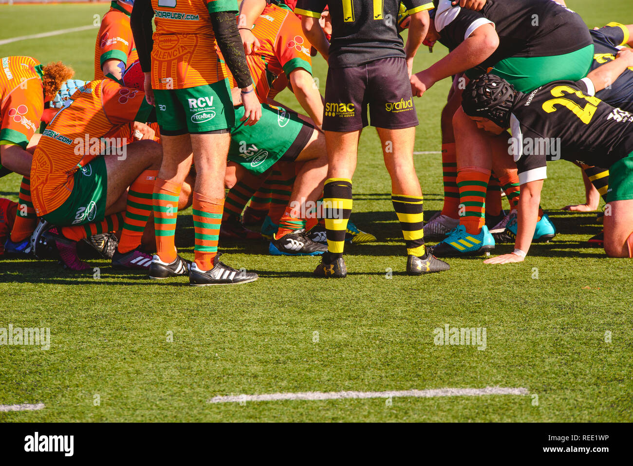 Rugby league action tackle -Fotos und -Bildmaterial in hoher Auflösung ...