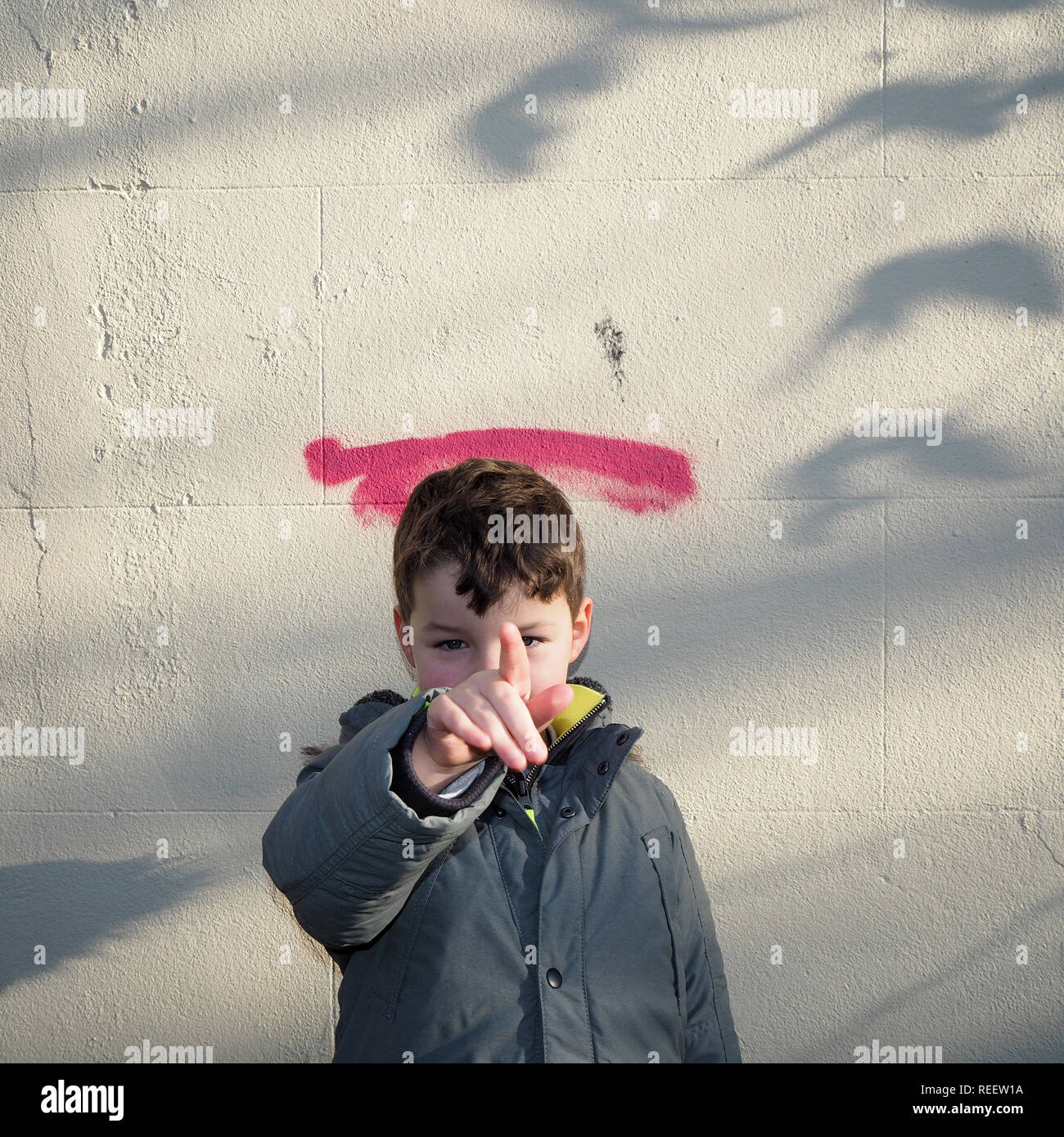 Kindisches verhalten -Fotos und -Bildmaterial in hoher Auflösung – Alamy