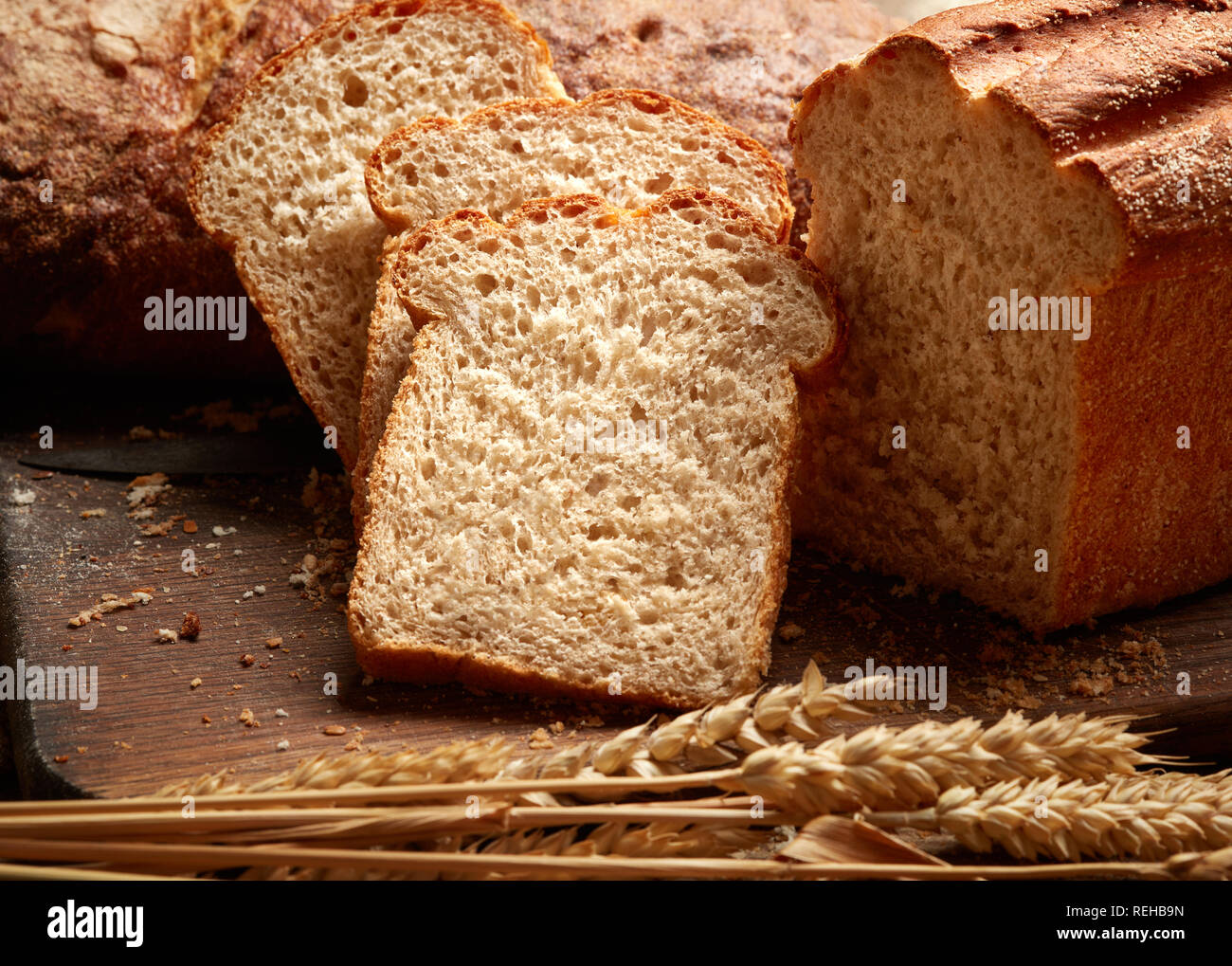 Verschiedene arten von brot roggenbrot -Fotos und -Bildmaterial in ...