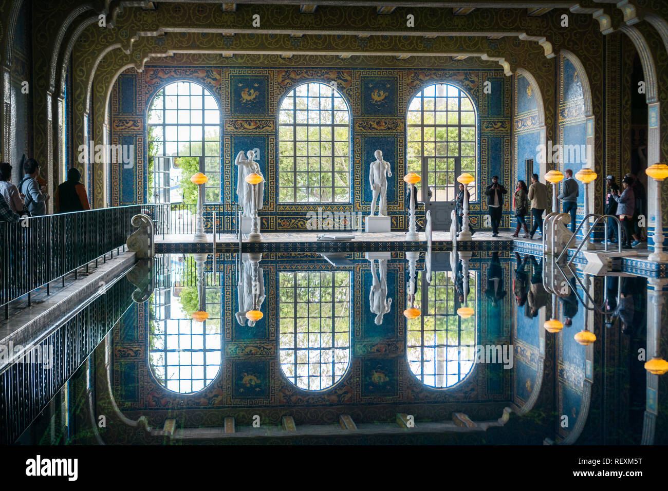 Ornate indoor swimming pool castle -Fotos und -Bildmaterial in hoher ...
