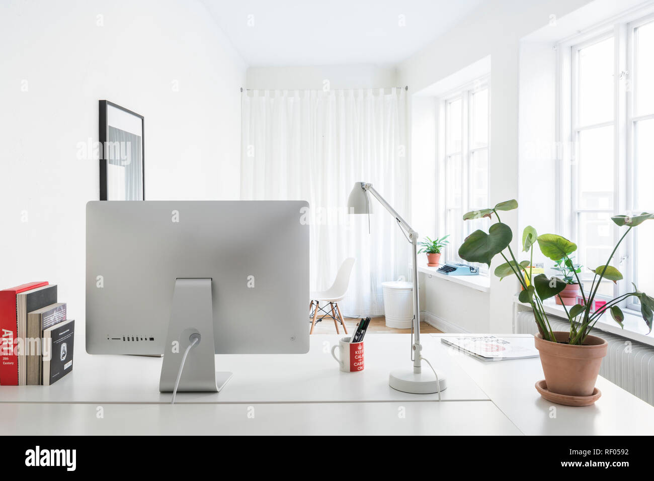 Desk tidy -Fotos und -Bildmaterial in hoher Auflösung – Alamy