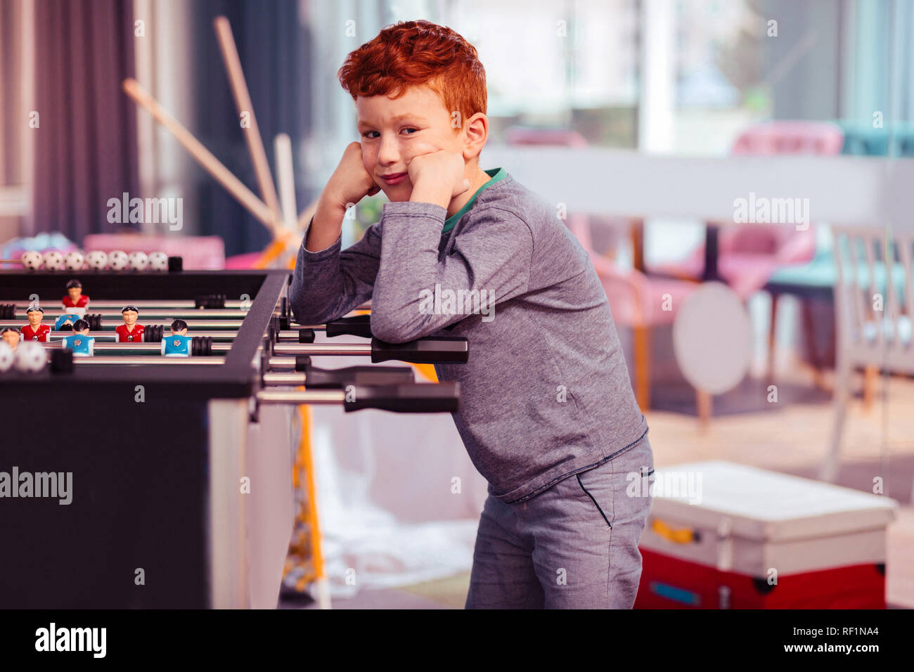 Gebildetes kind -Fotos und -Bildmaterial in hoher Auflösung – Alamy