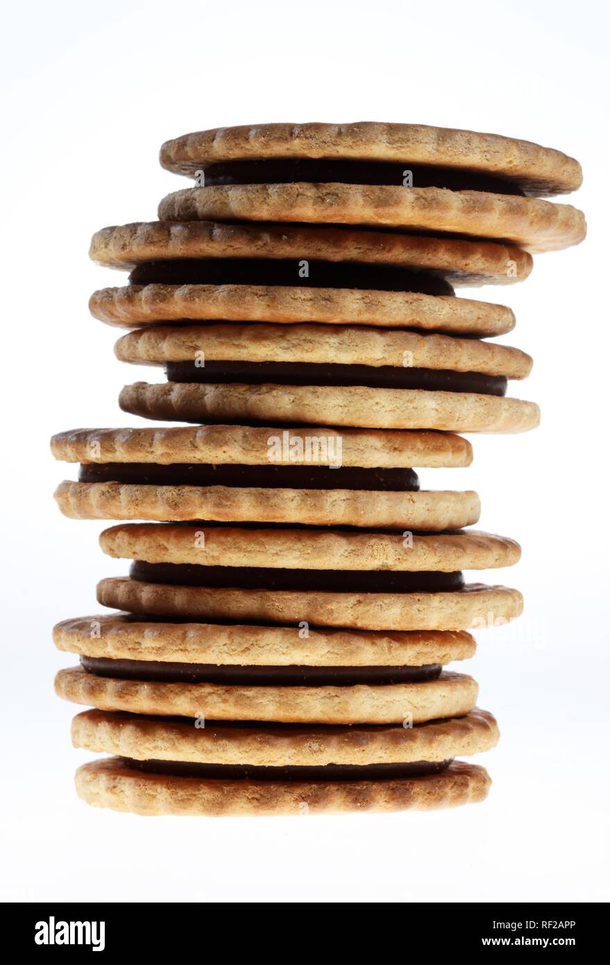 Prinzenrolle Kekse mit Schokolade gefüllt, gestapelt Stockfotografie ...