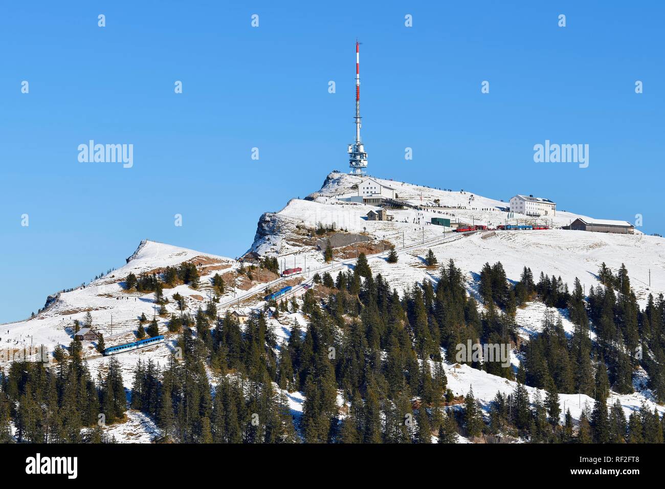 Bahnhof Rigi Kulm Der Zahnradbahn Vitznau Rigi Bahn Stockfotos und ...