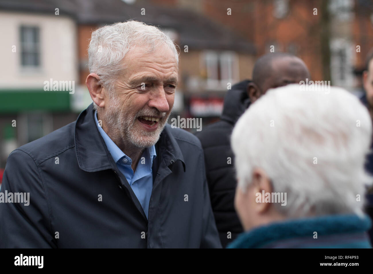 Arbeiterführer jeremy corbyn bei einem besuch in wolverton -Fotos und ...
