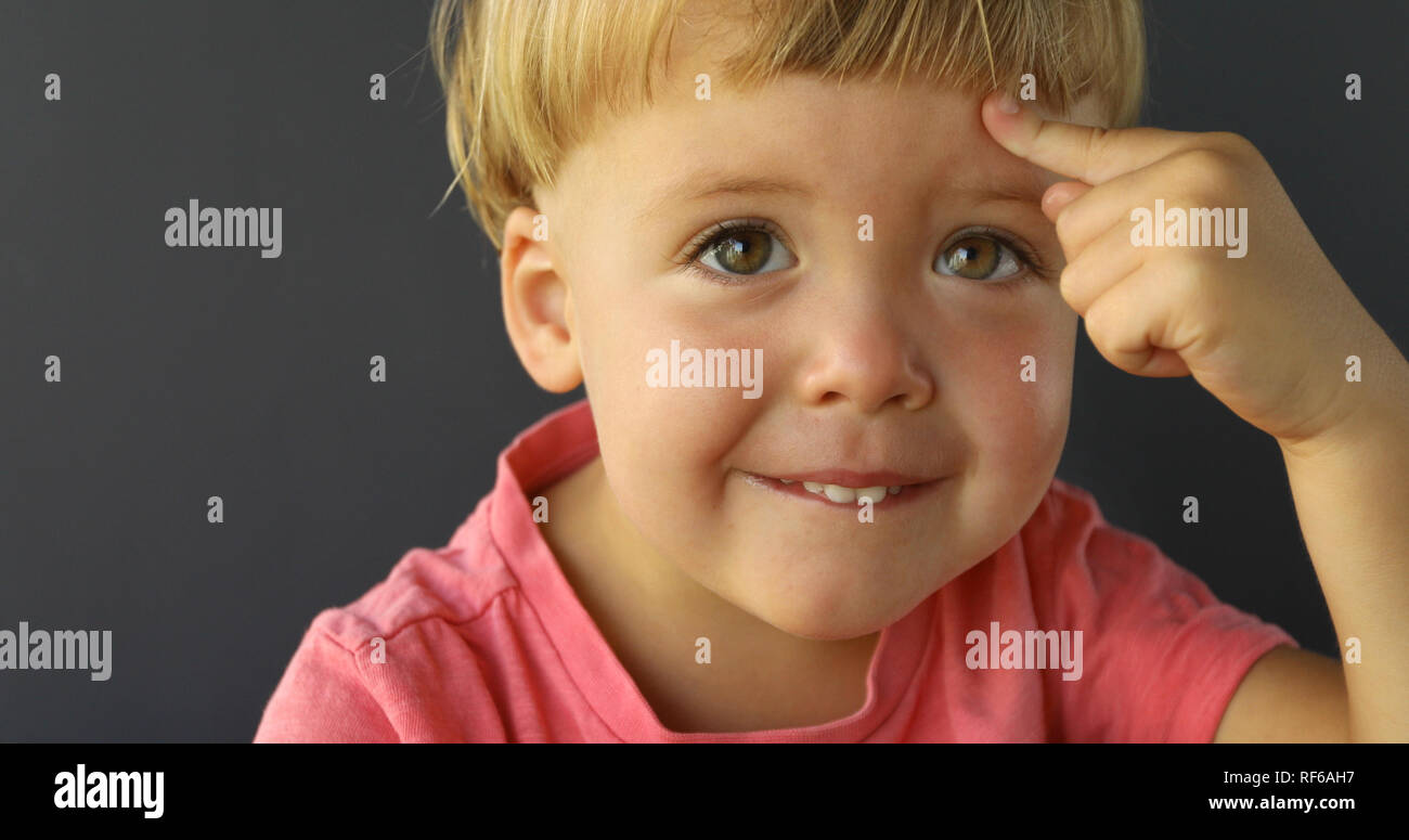 Stirnkopf -Fotos und -Bildmaterial in hoher Auflösung – Alamy