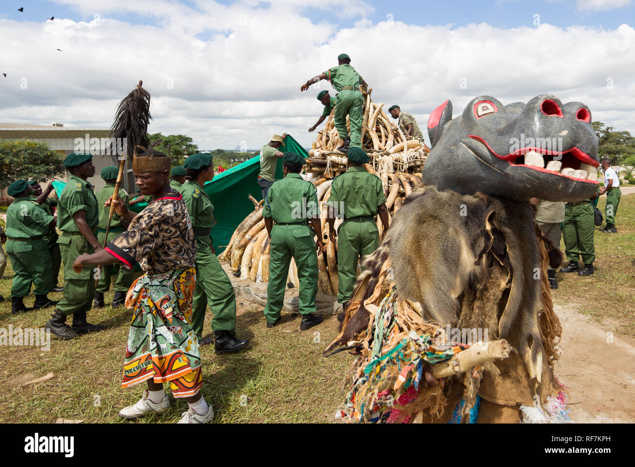Gule wamkulu malawi -Fotos und -Bildmaterial in hoher Auflösung – Alamy