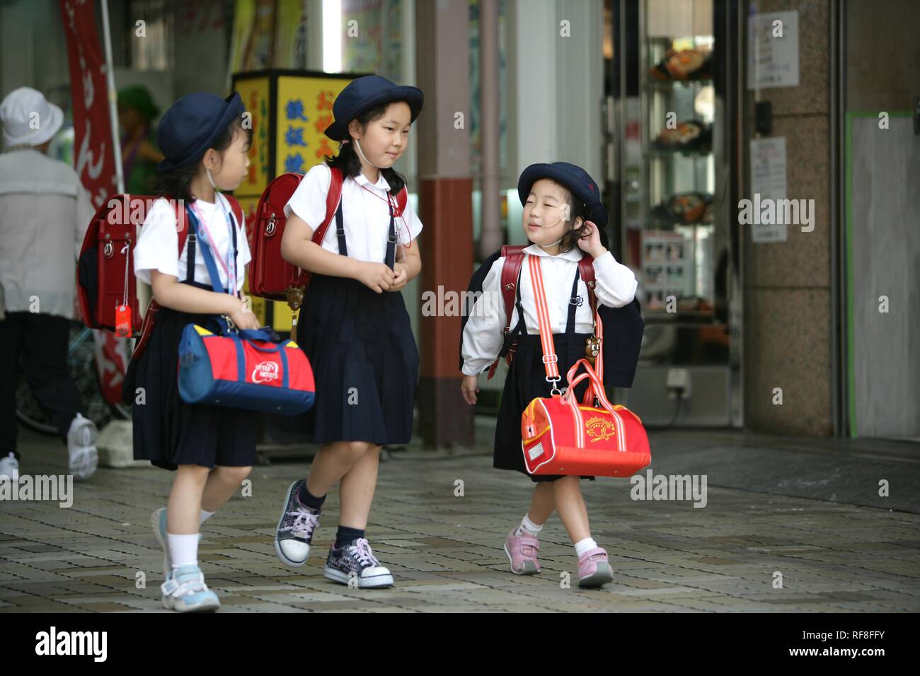Japanische schulmädchen -Fotos und -Bildmaterial in hoher Auflösung – Alamy