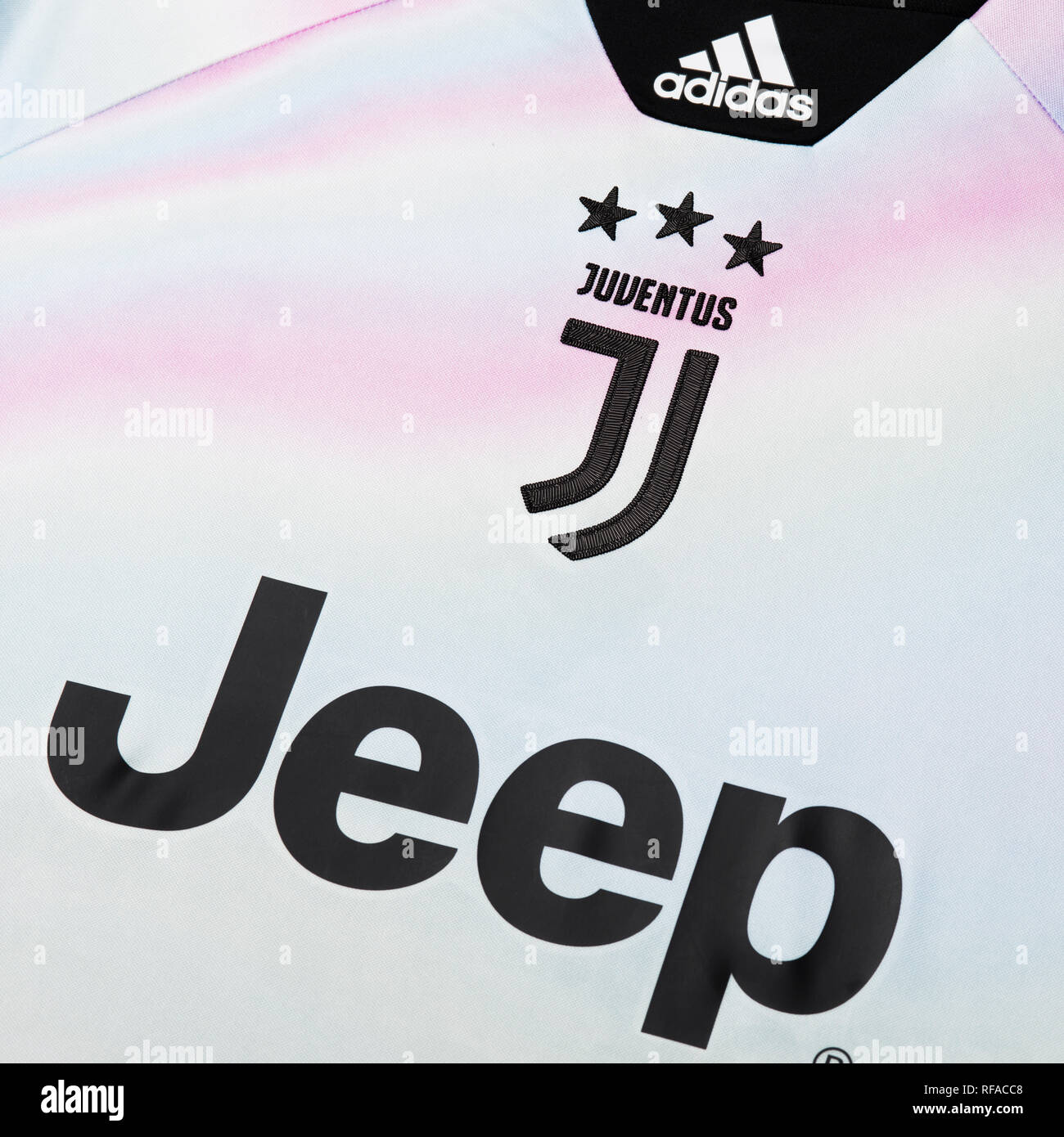 Juve limited edition kit -Fotos und -Bildmaterial in hoher Auflösung ...