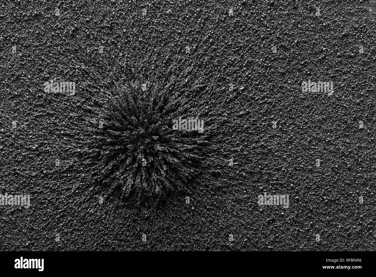 Magnetfelder, die durch von der magnetischen Feldlinien durch starke ...