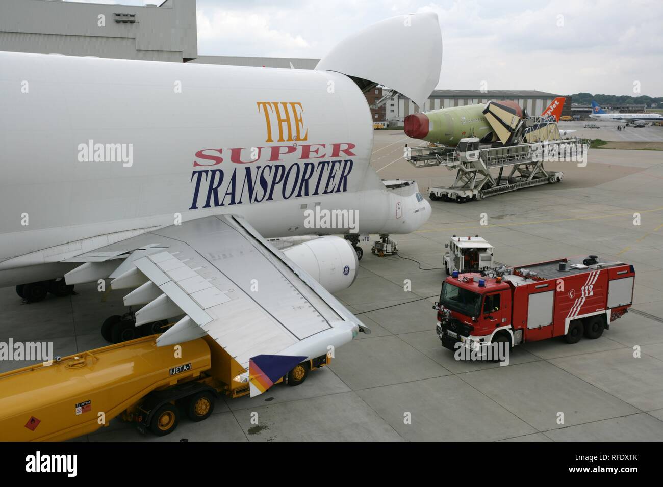 Beluga loading -Fotos und -Bildmaterial in hoher Auflösung – Alamy