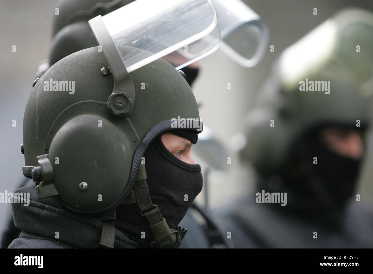 Swat team nrw polizei aa -Fotos und -Bildmaterial in hoher Auflösung ...