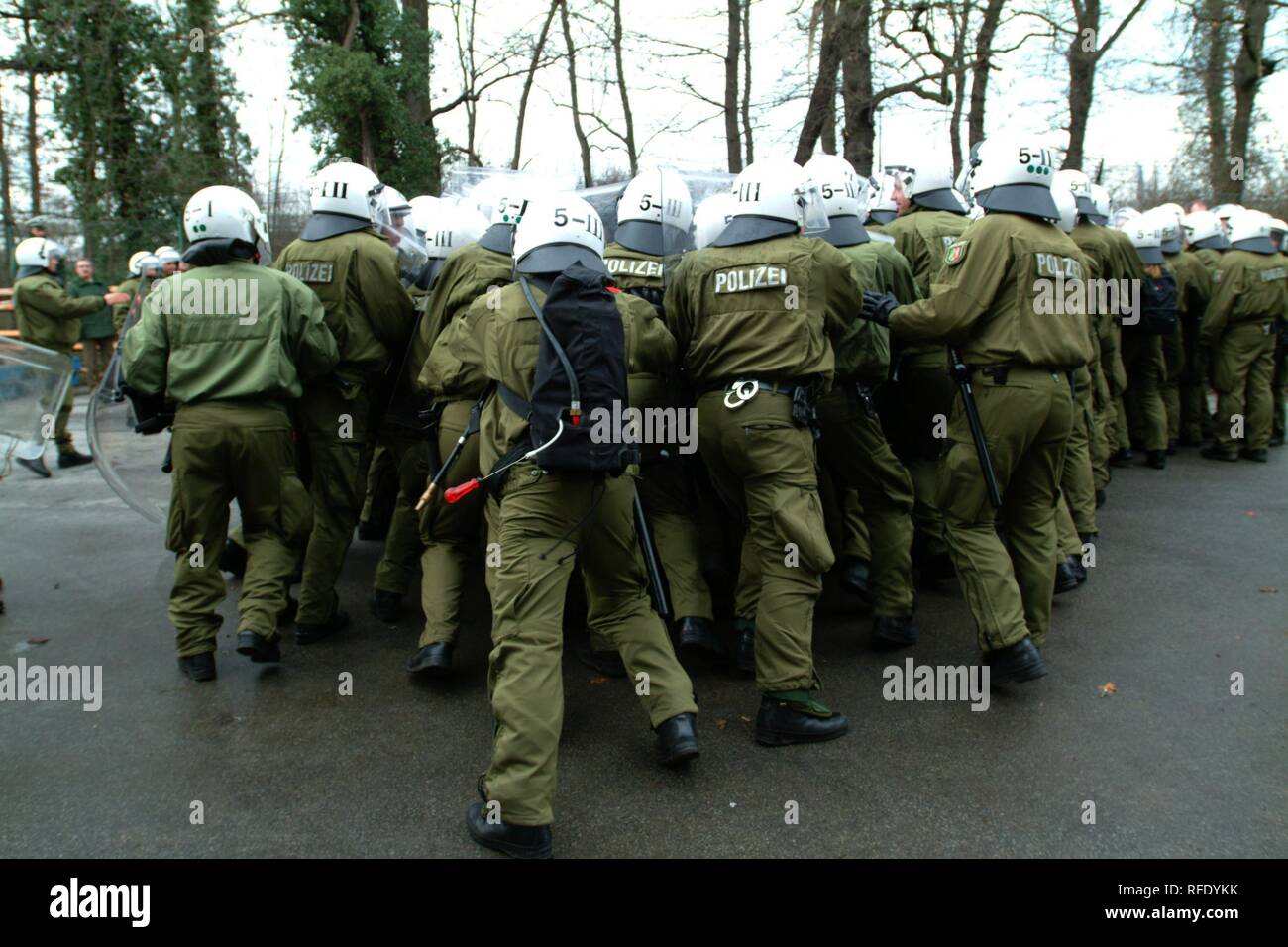 Polizei deutschland demo -Fotos und -Bildmaterial in hoher Auflösung ...