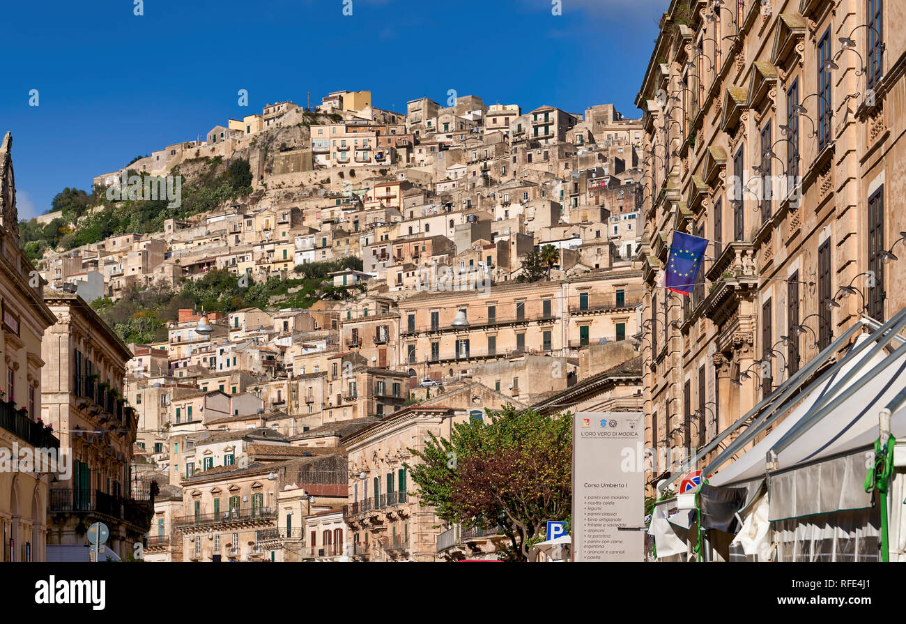 Ein Blick auf Modica, der Altstadt. Sizilien Italien Stockfotografie ...