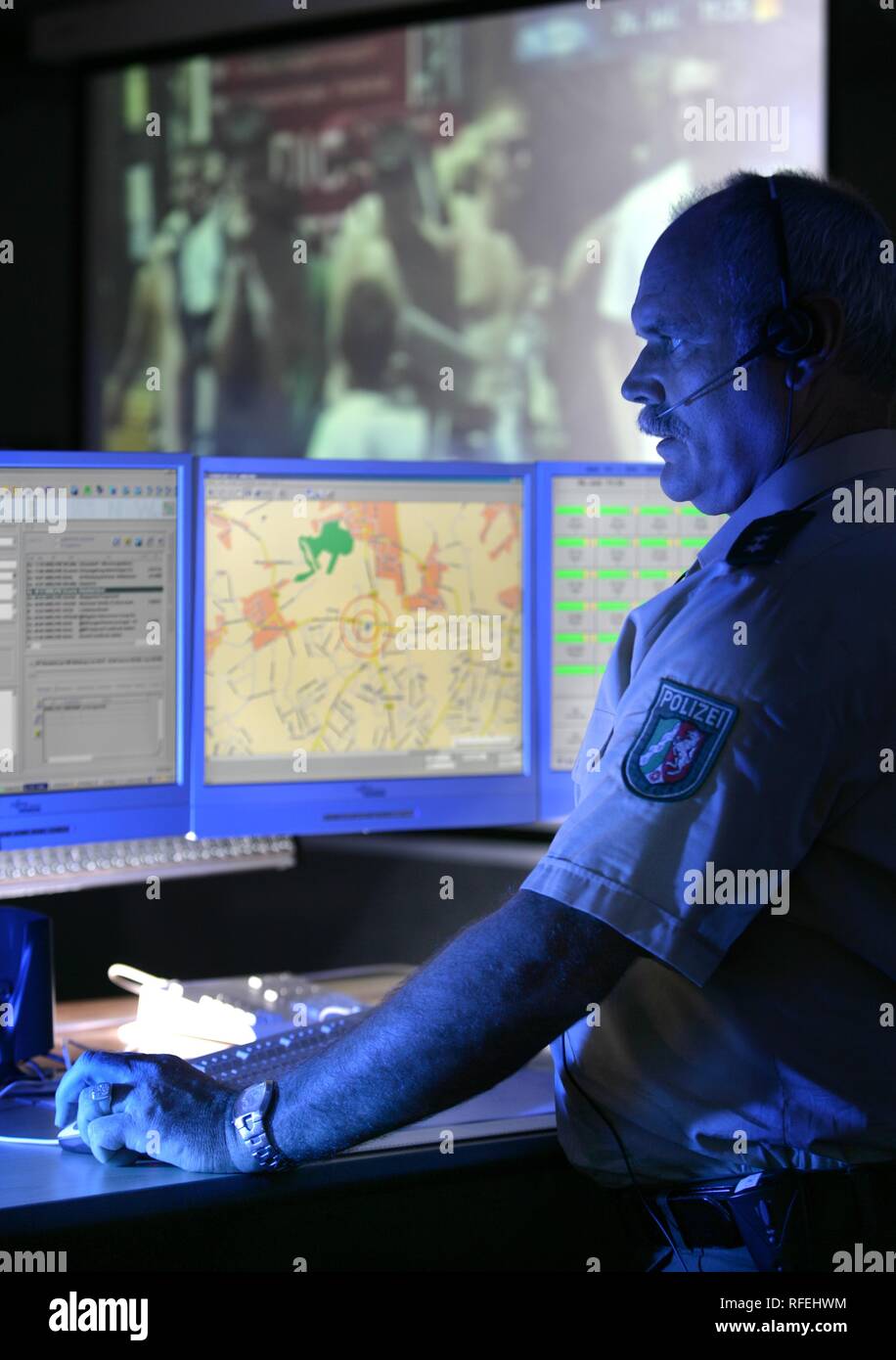 Polizei computer deutschland -Fotos und -Bildmaterial in hoher ...
