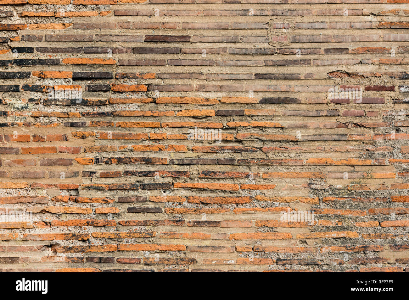 Roter backstein gebaut -Fotos und -Bildmaterial in hoher Auflösung – Alamy