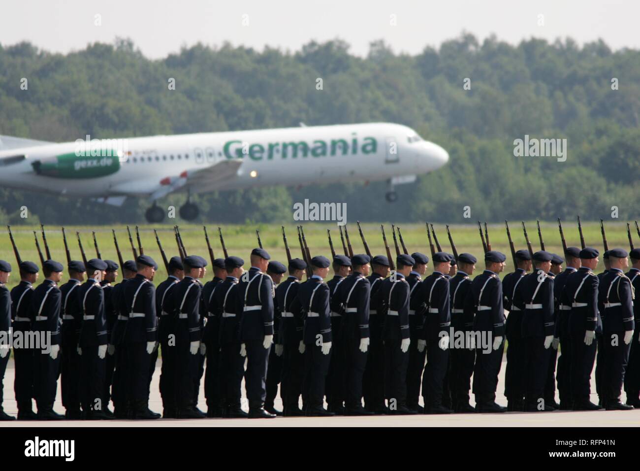 Wachbataillon (wachbataillon) der Deutschen Bundeswehr, Flughafen Köln ...