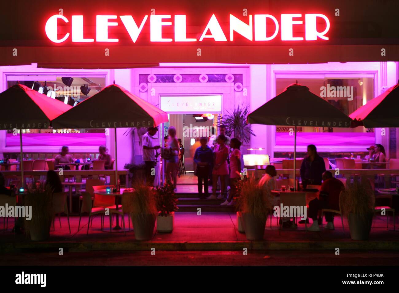 South beach ocean drive clevelander -Fotos und -Bildmaterial in hoher ...
