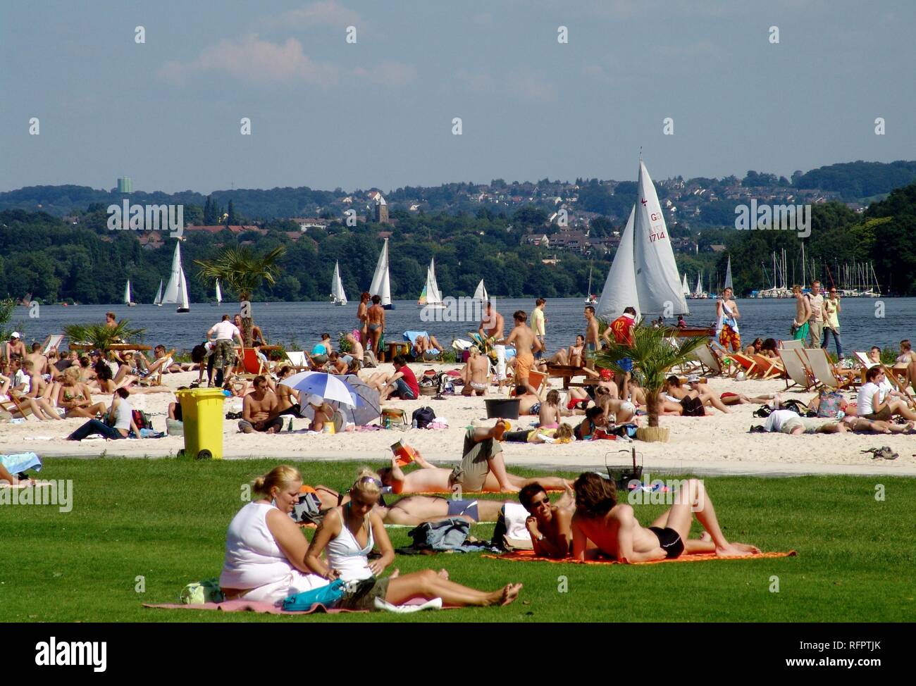 Seaside beach baldeneysee in essen -Fotos und -Bildmaterial in hoher ...
