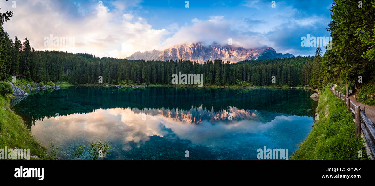 Carezza al lago -Fotos und -Bildmaterial in hoher Auflösung – Alamy