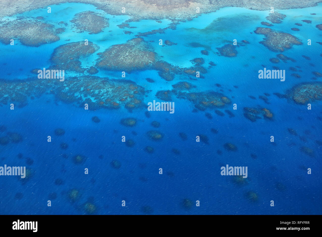Luftbildfotografie great barrier reef -Fotos und -Bildmaterial in hoher ...