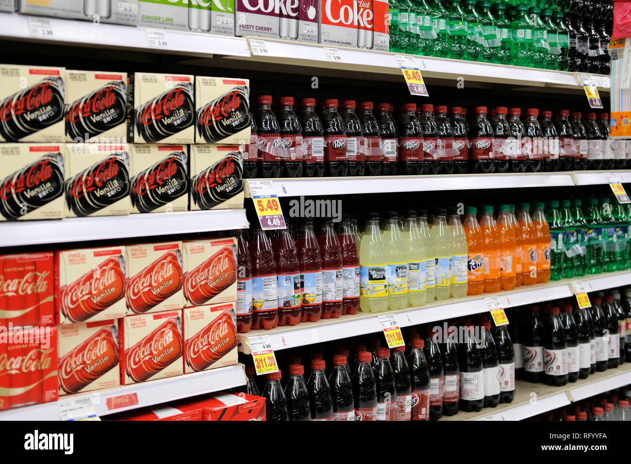 Coca cola sprite coke fanta -Fotos und -Bildmaterial in hoher Auflösung ...