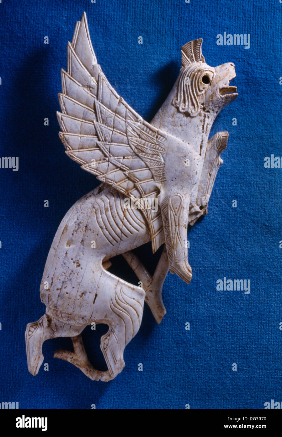 Geflügelten Greif: Nimrud Ivory von Zimmer SW 37 Fort Salmanassar ...