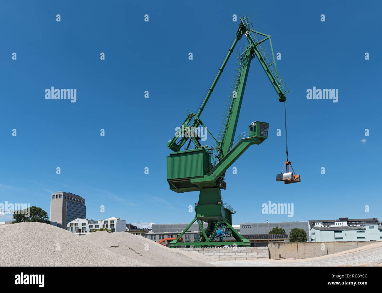 Fabrik kran -Fotos und -Bildmaterial in hoher Auflösung – Alamy