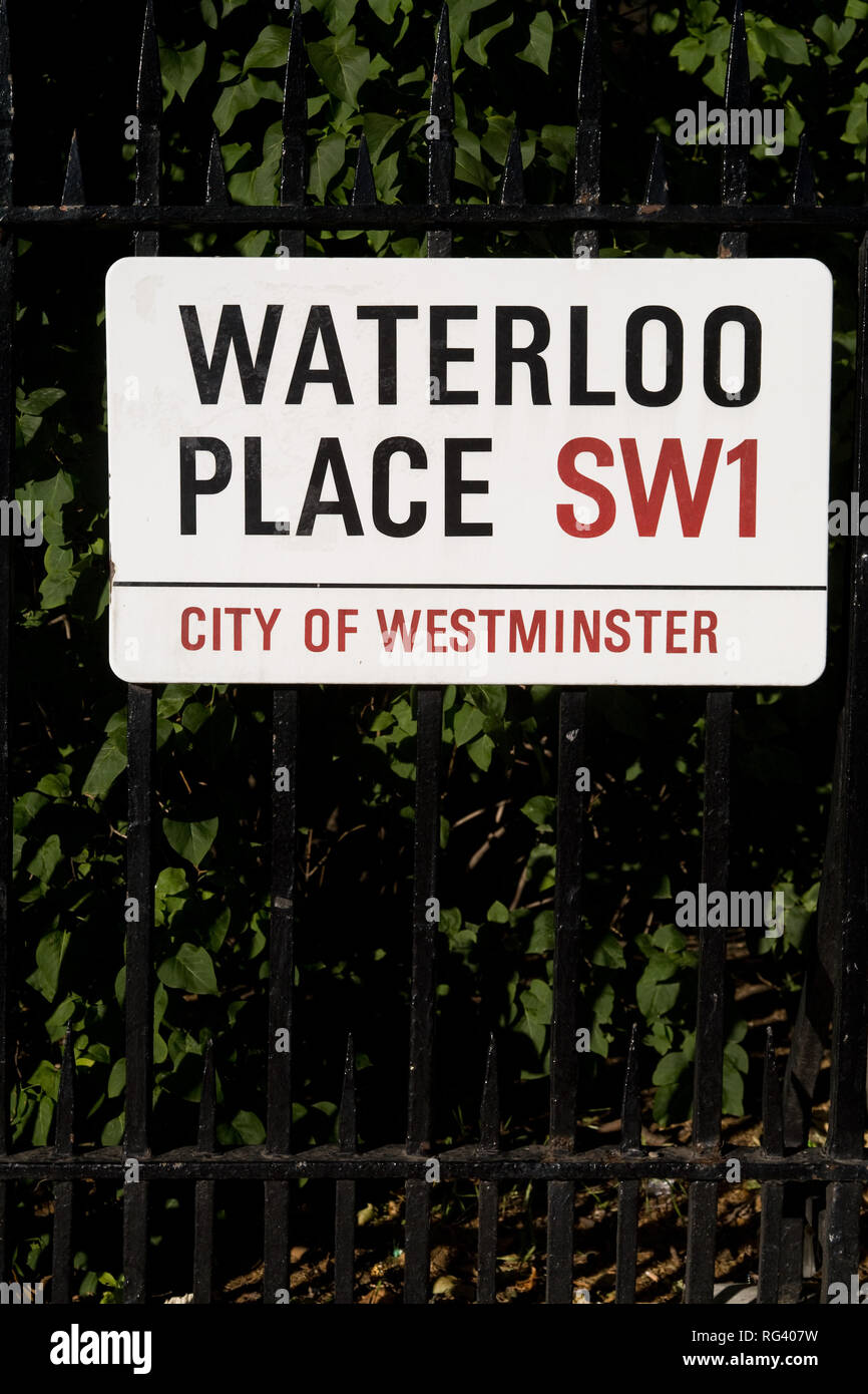 Waterloo place westminster -Fotos und -Bildmaterial in hoher Auflösung ...