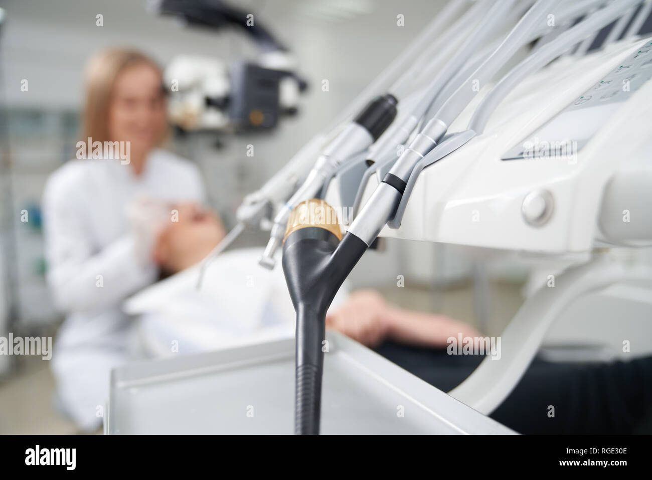 Zahnarzt instrumente -Fotos und -Bildmaterial in hoher Auflösung – Alamy