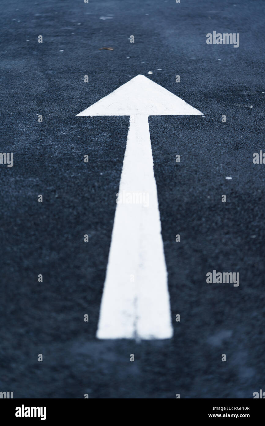 Einweg pfeil -Fotos und -Bildmaterial in hoher Auflösung – Alamy