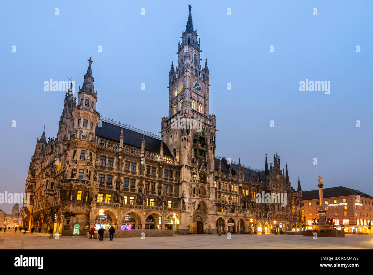 Neues Rathaus oder Neues Rathaus, Marienplatz, München, Bayern ...