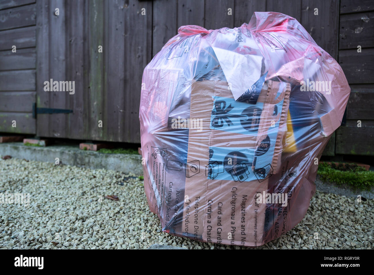 Karton wartet auf die sammlung -Fotos und -Bildmaterial in hoher ...