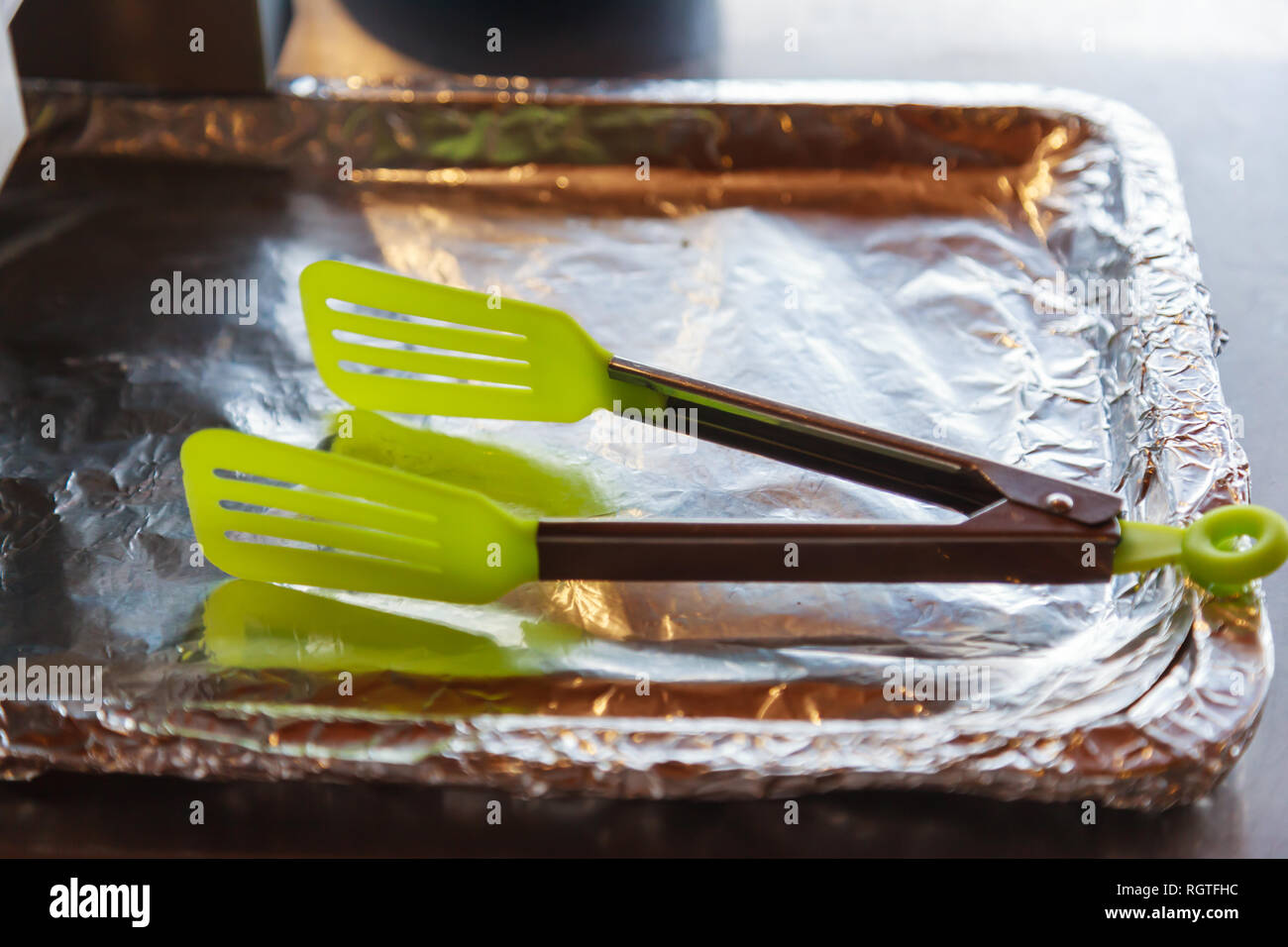 Essen Zange Stockfotos und -bilder Kaufen - Alamy
