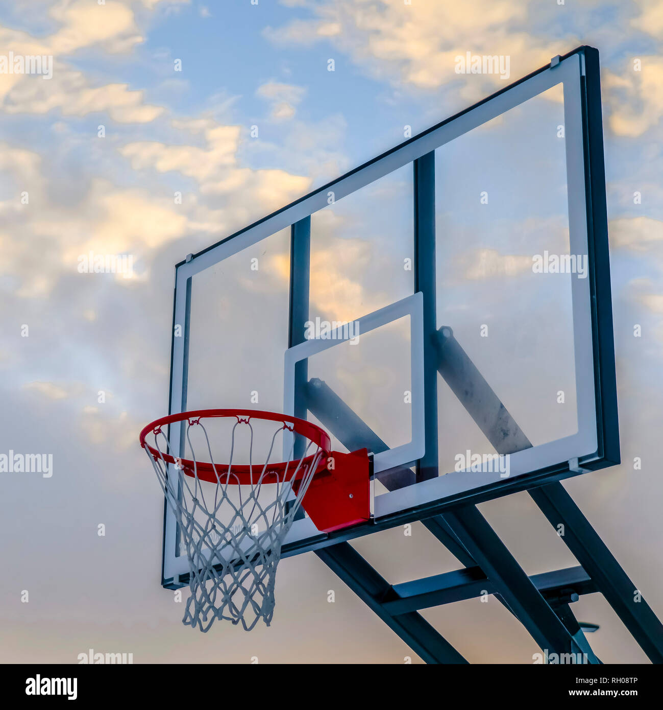 Basket ball basket Stockfotos und -bilder Kaufen - Alamy