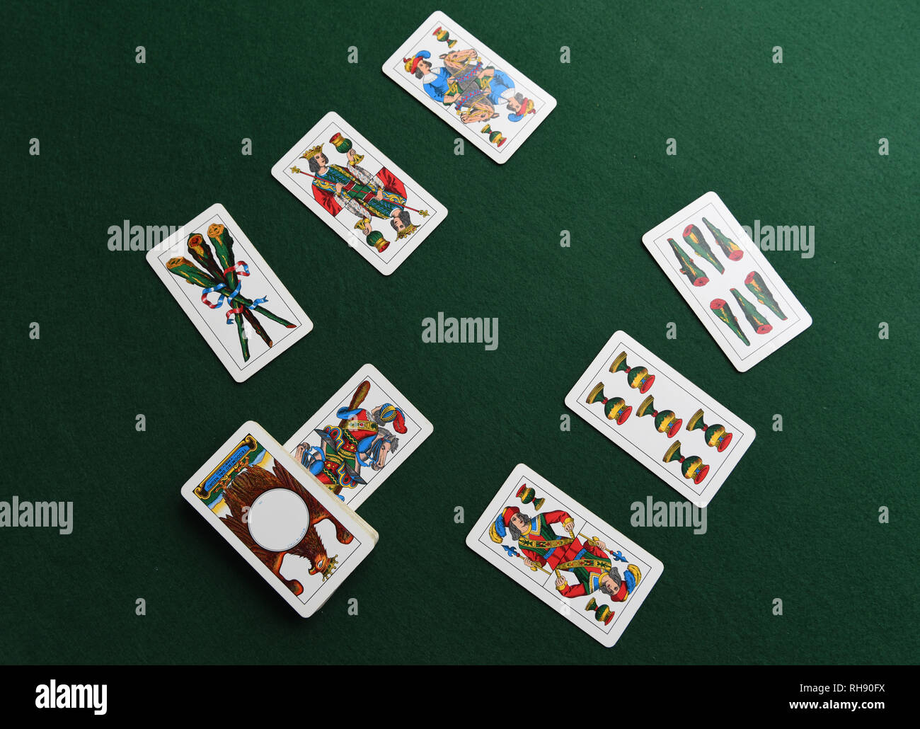 Scopa karten -Fotos und -Bildmaterial in hoher Auflösung – Alamy