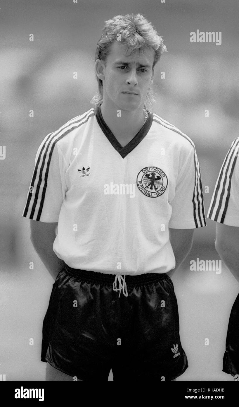 Pierre littbarski -Fotos und -Bildmaterial in hoher Auflösung – Alamy